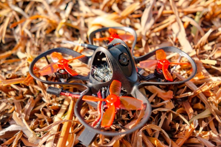 【Emax Nanohawk】Tinyhawkシリーズ新機体Nanohawk。軽量20gのパワフルな65mm 1S Whoopです ...